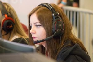 Top 20 Highest Paid Female Gamers in Esports
